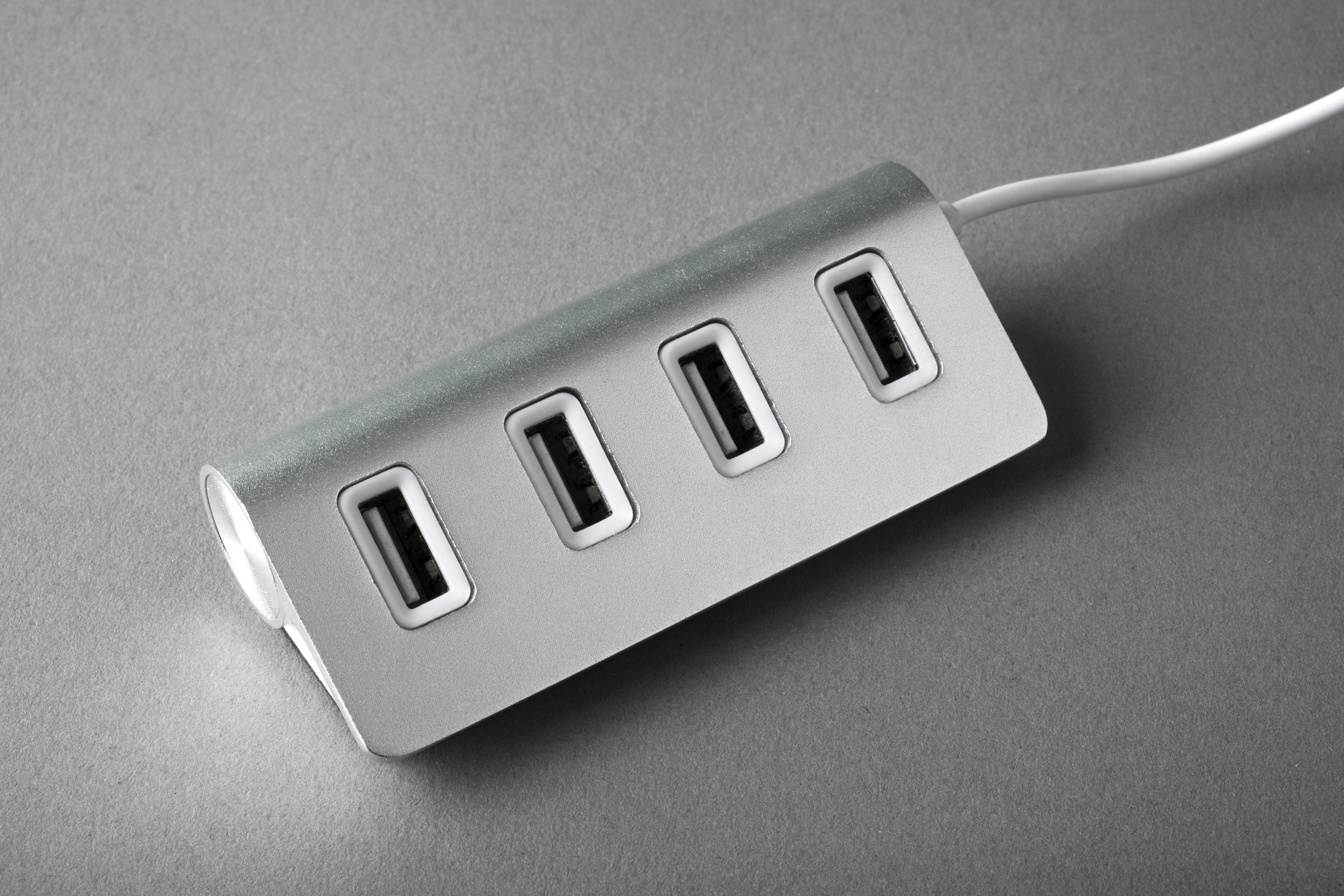 10 Rekomendasi USB Hub Terbaik [Ditinjau Software Engineer] | mybest