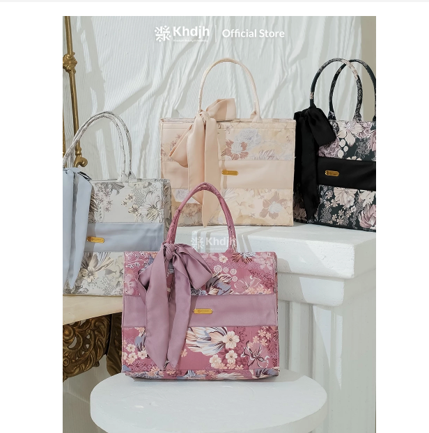 10 Rekomendasi Merk Mukena Premium Terbaik [Bahan Adem & Jatuh] | mybest
