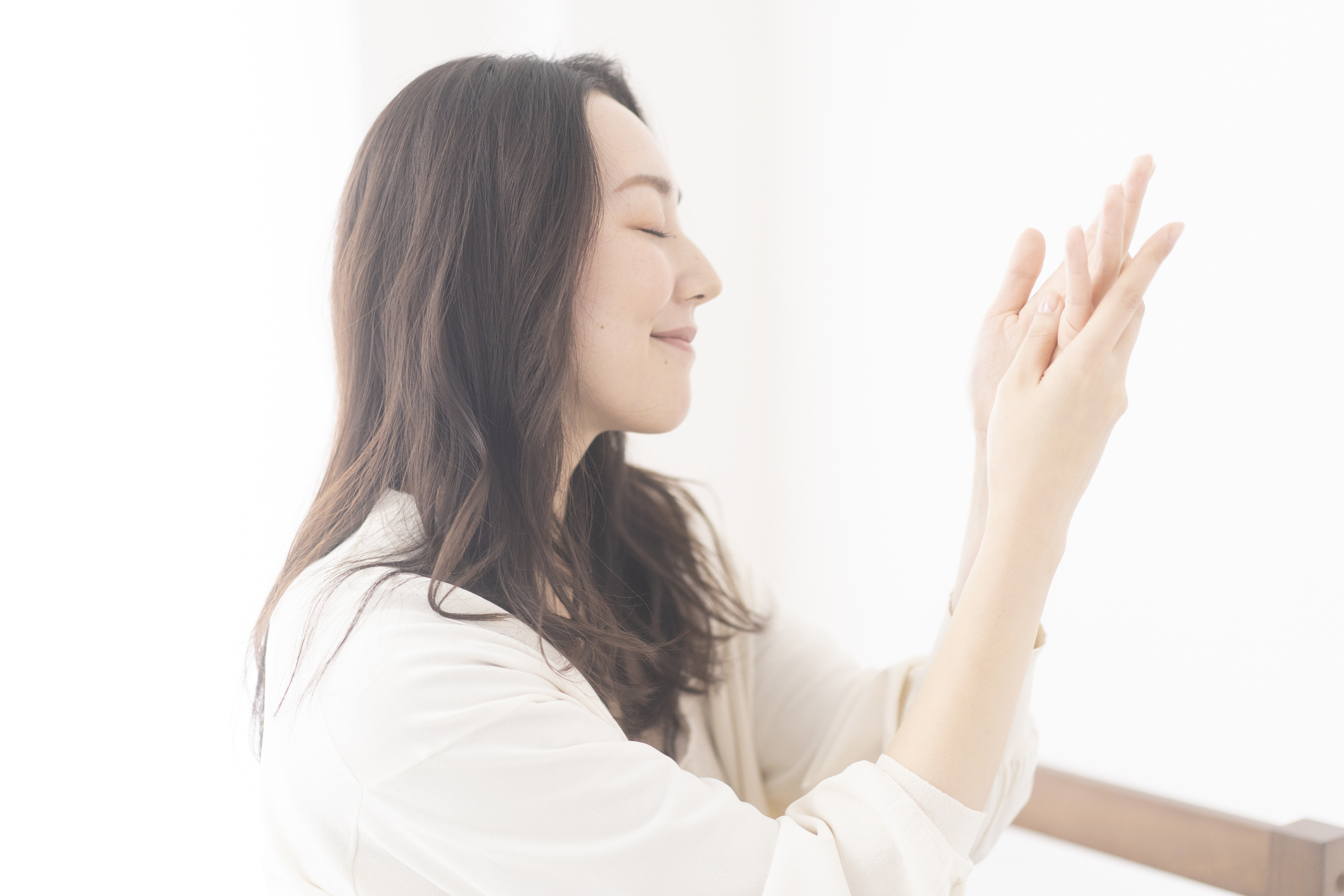 10 Rekomendasi Handbody yang Wangi Tahan Lama Terbaik [Ditinjau Dokter ...